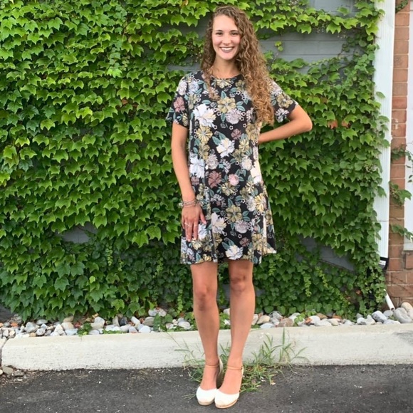 Ashley's Closet (@ashley_rininger) | Poshmark